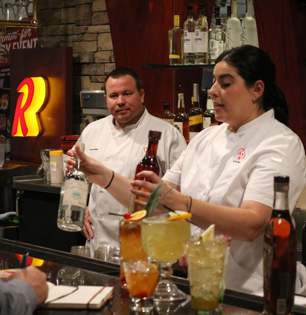 Join our team! View career options and benefits | Red Robin